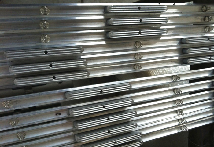 Unwinding rewinding spindle for packaging